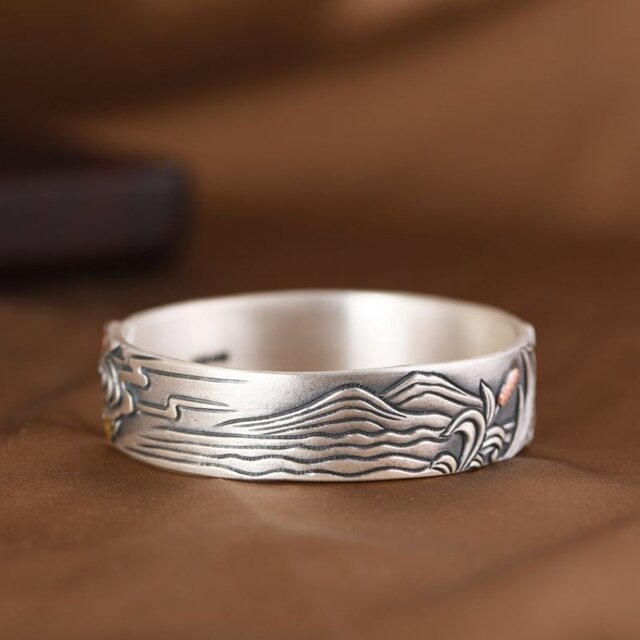 駿馬のバングル - 時を超えるエレガンスと力強さの象徴 B079 | iichi 日々の暮らしを心地よくするハンドメイドやアンティークのマーケットプレイス