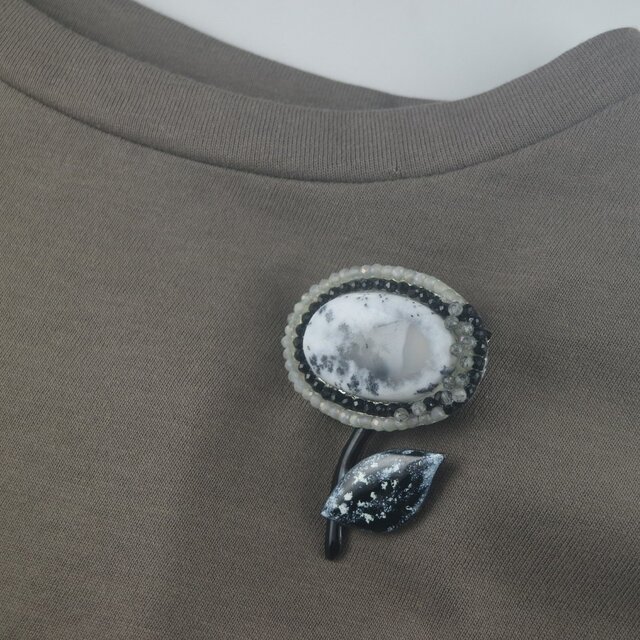 ヒンヤリ樹氷の森と湖 デンドライトオパール | iichi 日々の暮らしを心地よくするハンドメイドやアンティークのマーケットプレイス