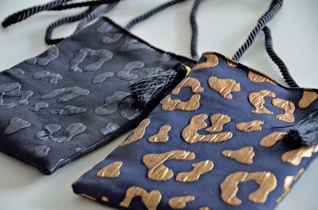 1点限定！DUTELレオパードジャガード 2WAY スマホシポーチ ブラック スマホショルダー | iichi 日々の暮らしを心地よくするハンドメイドやアンティークのマーケットプレイス