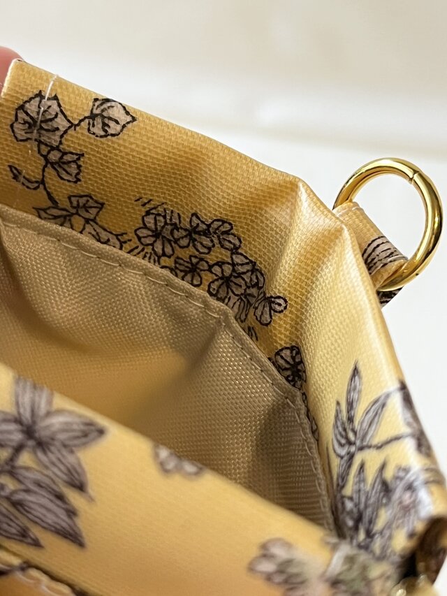 バネ口ラミネートポーチ 森の動物 | iichi 日々の暮らしを心地よくするハンドメイドやアンティークのマーケットプレイス