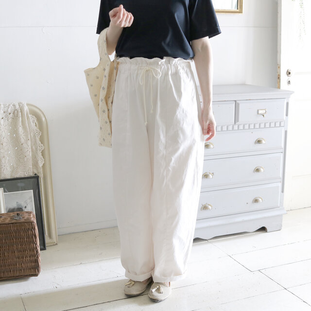 三日月パンツ/チノホワイト：サイズ2 | iichi 日々の暮らしを心地よくするハンドメイドやアンティークのマーケットプレイス