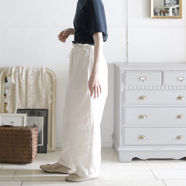 三日月パンツ/チノホワイト：サイズ2 | iichi 日々の暮らしを心地よくするハンドメイドやアンティークのマーケットプレイス