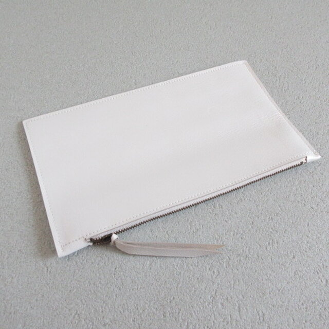 A6対応・フラットマルチケース《ゴートスキン》パールホワイト・ソフトシュリンク・0327 | iichi 日々の暮らしを心地よくするハンドメイドやアンティークのマーケットプレイス