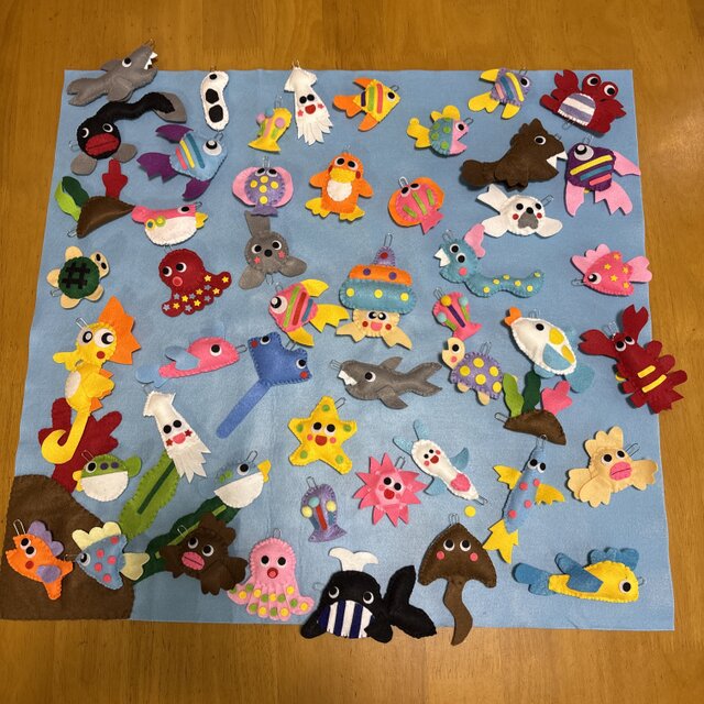 フェルトのお魚釣りセット50匹 | iichi 日々の暮らしを心地よくするハンドメイドやアンティークのマーケットプレイス