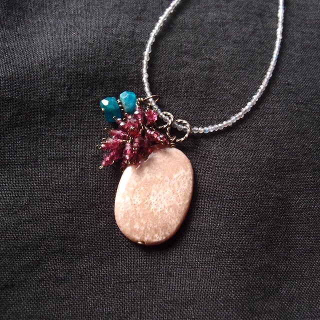 Labradorite Charm Necklace Set／ラブラドライト チャームネックレスセット | iichi 日々の暮らしを心地よくするハンドメイドやアンティークのマーケットプレイス