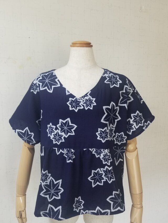 Sale 浴衣リメイク V開きフレンチスリーブブラウス | iichi 日々の暮らしを心地よくするハンドメイドやアンティークのマーケットプレイス