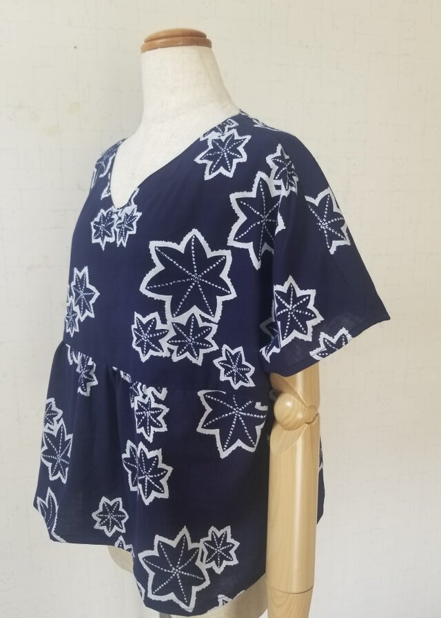 Sale 浴衣リメイク V開きフレンチスリーブブラウス | iichi 日々の暮らしを心地よくするハンドメイドやアンティークのマーケットプレイス