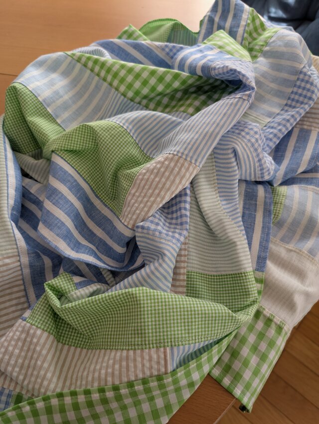 ♥️夏♥️涼しげロングのれん♥️グリーンとブルー♥️細長パッチワーク★85 175★ | iichi 日々の暮らしを心地よくするハンドメイドやアンティークのマーケットプレイス