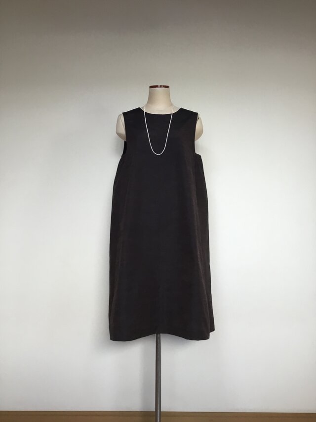 絹の光沢が美しいワンピース 着物リメイク | iichi 日々の暮らしを心地よくするハンドメイドやアンティークのマーケットプレイス