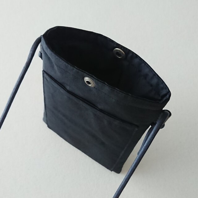 annco nylon mobile case [black/L] | iichi 日々の暮らしを心地よくするハンドメイドやアンティークのマーケットプレイス