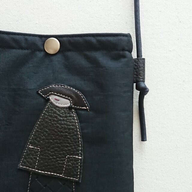 annco nylon mobile case [black/L] | iichi 日々の暮らしを心地よくするハンドメイドやアンティークのマーケットプレイス