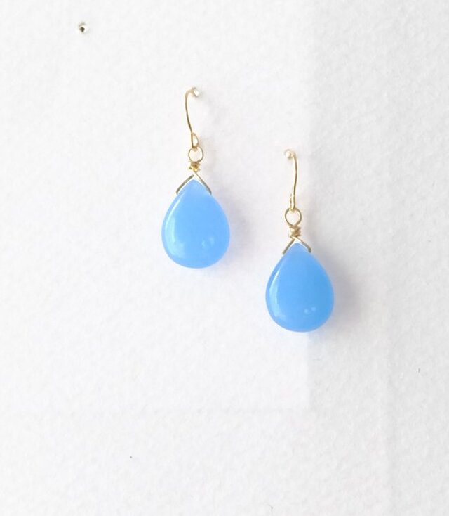 s191-630【天然石 ブルージェード】14kgf スカイブルーのピアス | iichi 日々の暮らしを心地よくするハンドメイドやアンティークのマーケットプレイス