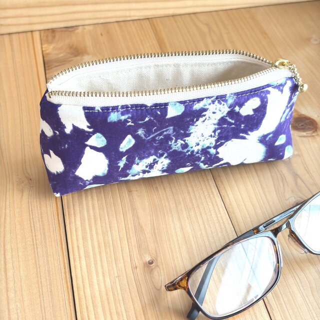 リバティ めがねポーチ スタンドポーチ ＜Flutter＞(フラッター) | iichi 日々の暮らしを心地よくするハンドメイドやアンティークのマーケットプレイス