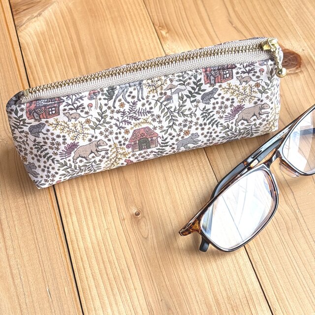 リバティ めがねポーチ スタンドポーチ ＜Black Forest＞(ブラック・フォレスト)BR | iichi 日々の暮らしを心地よくするハンドメイドやアンティークのマーケットプレイス