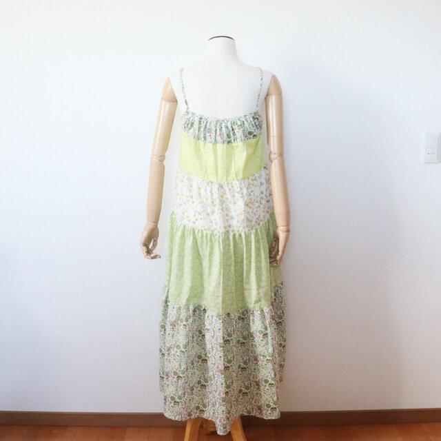 リバティ 胸元くしゅくしゅティーアードマキシワンピース | iichi 日々の暮らしを心地よくするハンドメイドやアンティークのマーケットプレイス