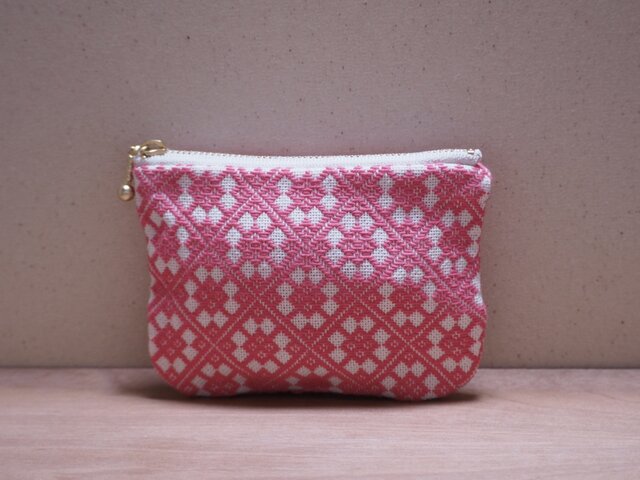 こぎん刺し ポーチ 刺繍 kogin 総刺し | iichi 日々の暮らしを心地よくするハンドメイドやアンティークのマーケットプレイス
