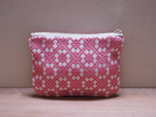 こぎん刺し ポーチ 刺繍 kogin 総刺し | iichi 日々の暮らしを心地よくするハンドメイドやアンティークのマーケットプレイス