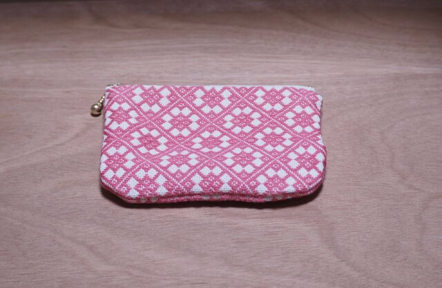 こぎん刺し ポーチ 刺繍 kogin 総刺し | iichi 日々の暮らしを心地よくするハンドメイドやアンティークのマーケットプレイス