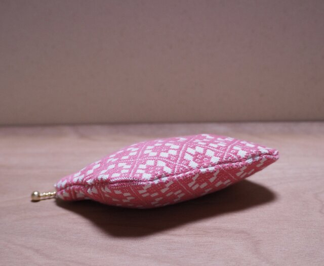 こぎん刺し ポーチ 刺繍 kogin 総刺し | iichi 日々の暮らしを心地よくするハンドメイドやアンティークのマーケットプレイス