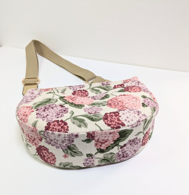 紫陽花（レッド）まるまるショルダー | iichi 日々の暮らしを心地よくするハンドメイドやアンティークのマーケットプレイス