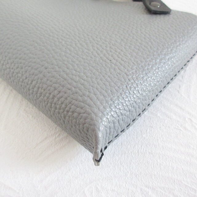 手縫い☆そのまま持っても映える♪《牛革》バッグインバッグ・ハンドソーイング・058 | iichi 日々の暮らしを心地よくするハンドメイドやアンティークのマーケットプレイス