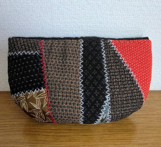 花の刺繍ポーチ 74 | iichi 日々の暮らしを心地よくするハンドメイドやアンティークのマーケットプレイス