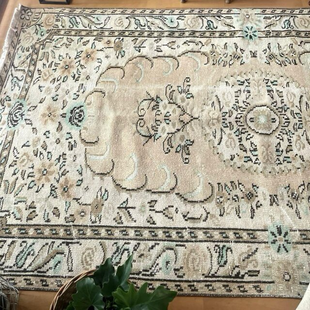 大判135×226 ミルクティーブラウン メダリオン トルコヴィンテージラグ | iichi 日々の暮らしを心地よくするハンドメイドやアンティークのマーケットプレイス