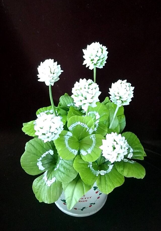 ★粘土の花[花摘みー1] | iichi 日々の暮らしを心地よくするハンドメイドやアンティークのマーケットプレイス