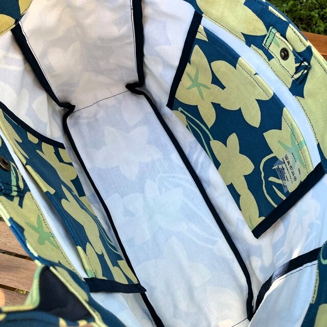 トート （M・サイドポケット付）「スターフルーツ」スター_星柄 | iichi 日々の暮らしを心地よくするハンドメイドやアンティークのマーケットプレイス