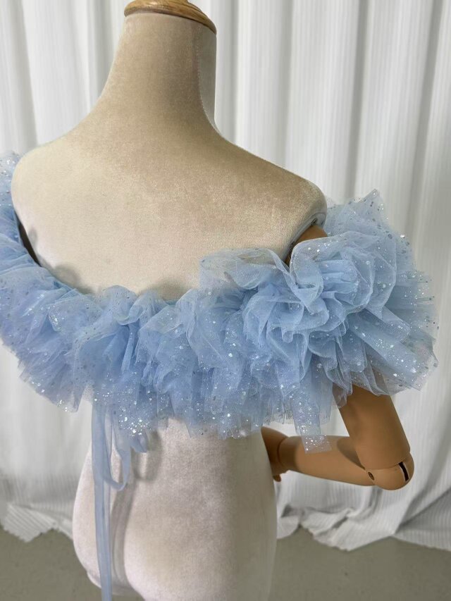 取り外しオフショルダー 爽やかで優しいブルー キラキラチュール 編み上げ 可愛い 前撮り | iichi 日々の暮らしを心地よくするハンドメイドやアンティークのマーケットプレイス