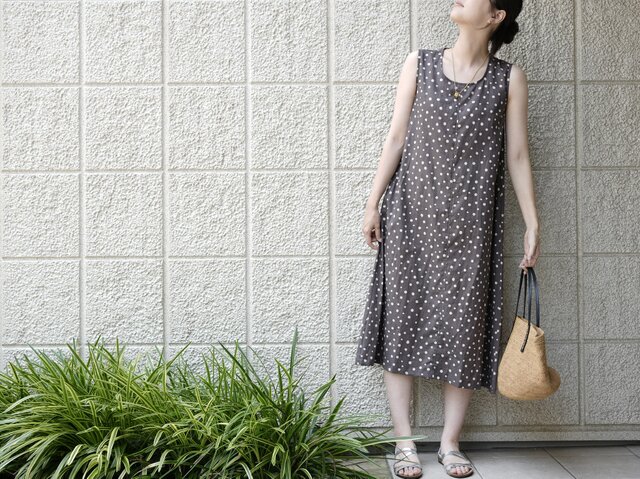 涼しい★コットンリネンのノースリーブワンピ／ドットグレー No.359 | iichi 日々の暮らしを心地よくするハンドメイドやアンティークのマーケットプレイス
