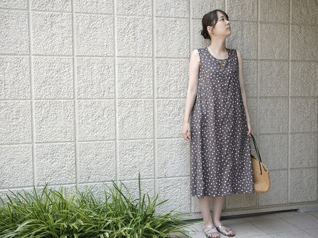 涼しい★コットンリネンのノースリーブワンピ／ドットグレー No.359 | iichi 日々の暮らしを心地よくするハンドメイドやアンティークのマーケットプレイス
