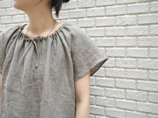 上質リネンのゆったり半袖ブラウス No.361 | iichi 日々の暮らしを心地よくするハンドメイドやアンティークのマーケットプレイス