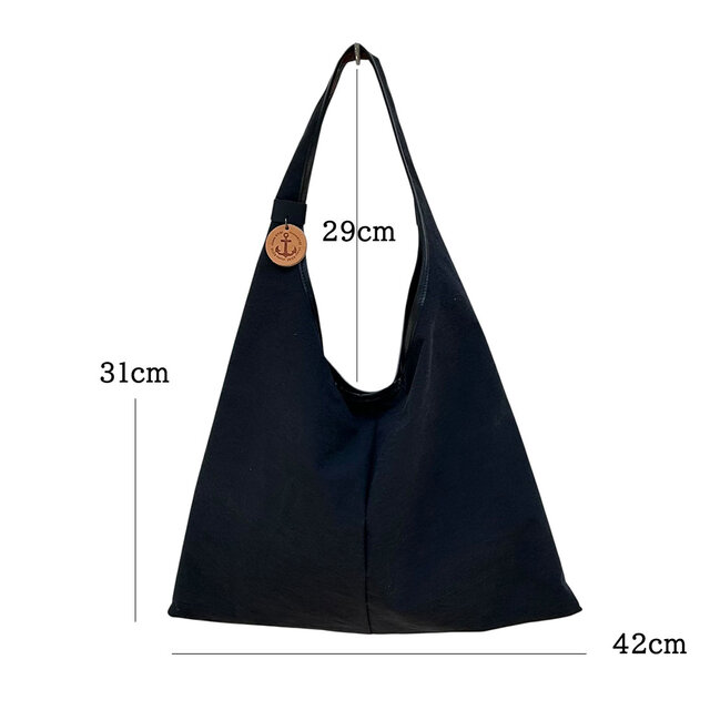 オオカミ少年：オリーブ（KONBU 撥水加工ナイロン素材ワンショルダーバッグ） 受注製作 | iichi 日々の暮らしを心地よくするハンドメイドやアンティークのマーケットプレイス