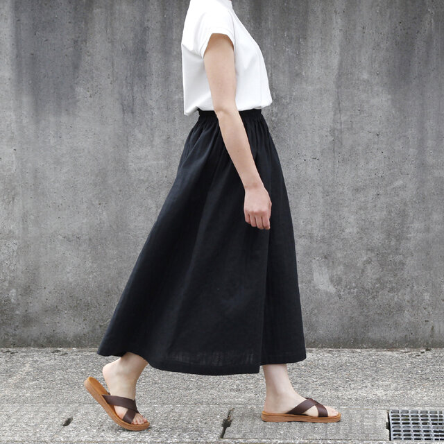 【即納】オーガニックコットン・ダブルガーゼ スカート（黒）総丈70cm、ウェストM（63～70cm） | iichi 日々の暮らしを心地よくするハンドメイドやアンティークのマーケットプレイス