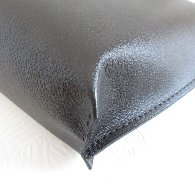 新仕様♪B5サイズ対応《牛革》外マチ・ミディアム・トート・ブラックシュリンク・0593 | iichi 日々の暮らしを心地よくするハンドメイドやアンティークのマーケットプレイス