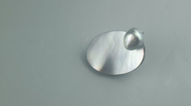 白蝶貝とバロックシルバー真珠 | iichi 日々の暮らしを心地よくするハンドメイドやアンティークのマーケットプレイス