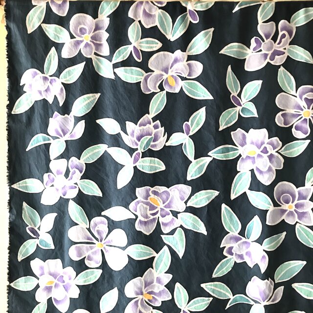 綿100%ロウケツ染生地 タイザンボク ブルー | iichi 日々の暮らしを心地よくするハンドメイドやアンティークのマーケットプレイス