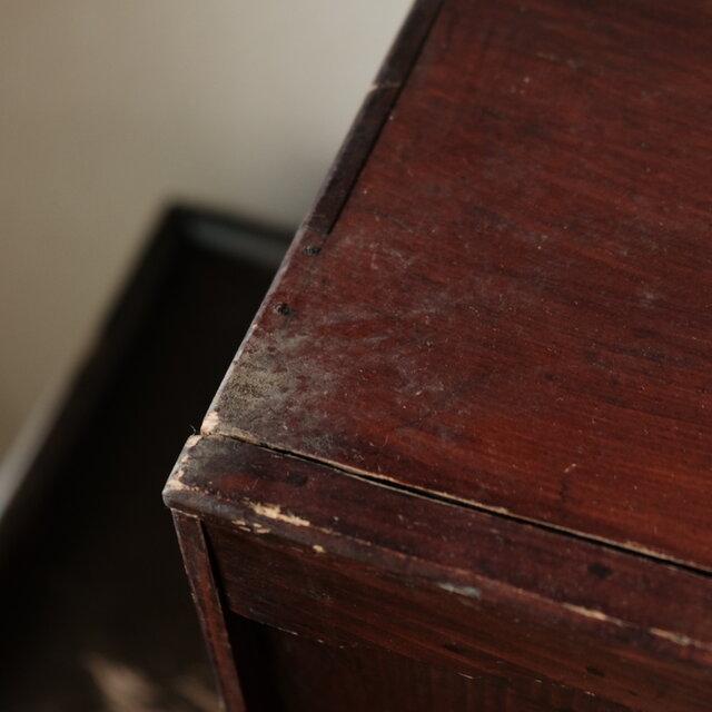 味のあるお品物 古い骨董収納箱 古物 古道具 古民家 骨董・antiques 拭き漆 明治期 | iichi 日々の暮らしを心地よくするハンドメイドやアンティークのマーケットプレイス