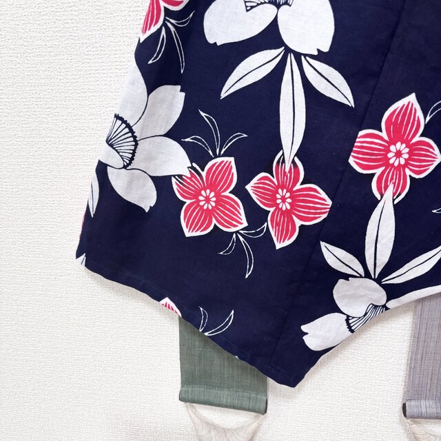 涼しくて軽いお気軽パンツ 浴衣反物から作ったサルエルパンツ 軽雷 | iichi 日々の暮らしを心地よくするハンドメイドやアンティークのマーケットプレイス