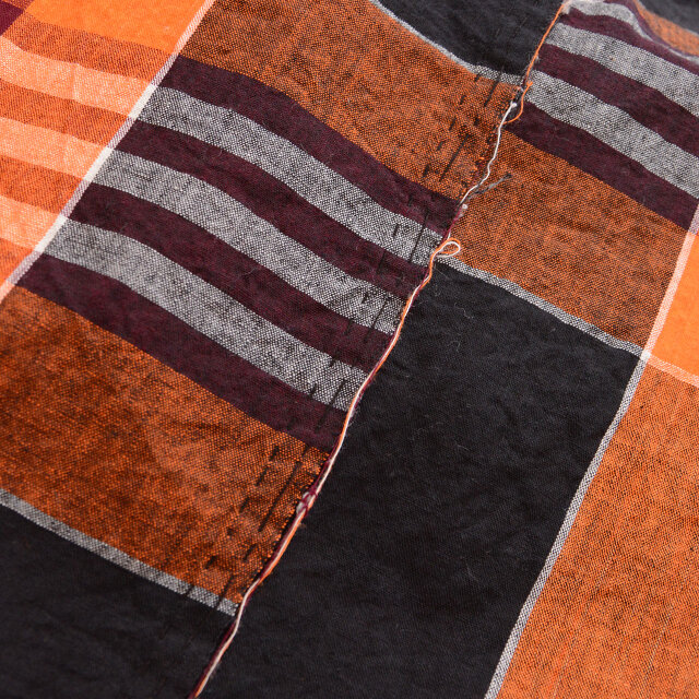 古布 格子木綿の布団皮 ジャパンヴィンテージ 約165×173cm リメイクやインテリアにおすすめ | iichi 日々の暮らしを心地よくするハンドメイドやアンティークのマーケットプレイス