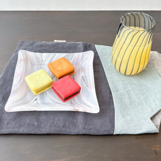 ゆらゆら 中角皿 5 | iichi 日々の暮らしを心地よくするハンドメイドやアンティークのマーケットプレイス