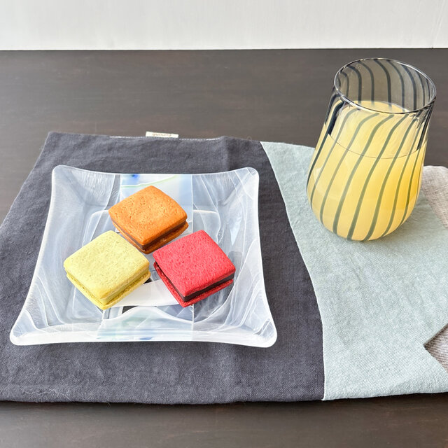 ゆらゆら 中角皿 6 | iichi 日々の暮らしを心地よくするハンドメイドやアンティークのマーケットプレイス