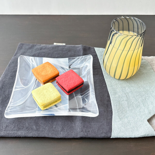 ゆらゆら 中角皿 7 | iichi 日々の暮らしを心地よくするハンドメイドやアンティークのマーケットプレイス