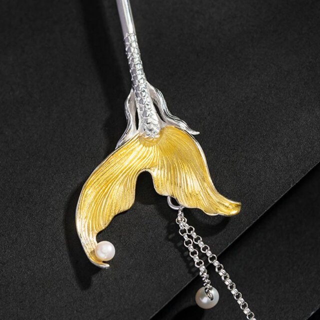 人魚のしっぽ のかんざし - 未知の世界への憧れを象徴 K179 | iichi 日々の暮らしを心地よくするハンドメイドやアンティークのマーケットプレイス