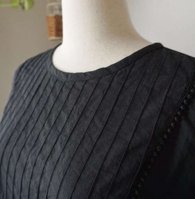 クラシカル風5分袖プルオーバー（黒col） | iichi 日々の暮らしを心地よくするハンドメイドやアンティークのマーケットプレイス