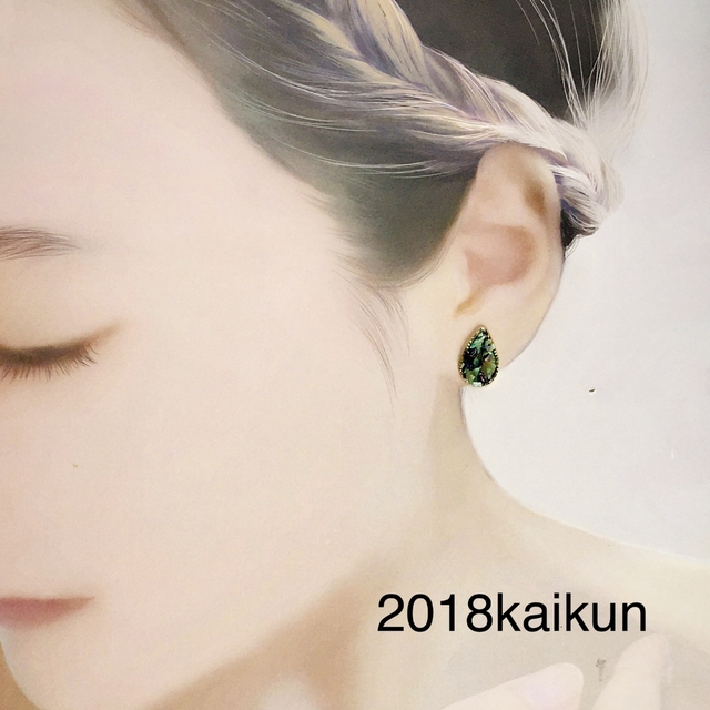 グリーン螺鈿の雫のピアスイヤリング1002 | iichi 日々の暮らしを心地よくするハンドメイドやアンティークのマーケットプレイス