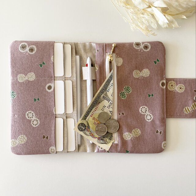 北欧柄ちょうちょ マルチケース 母子手帳ケース 【くすみピンク】 S.M.Lサイズ用あり | iichi 日々の暮らしを心地よくするハンドメイドやアンティークのマーケットプレイス