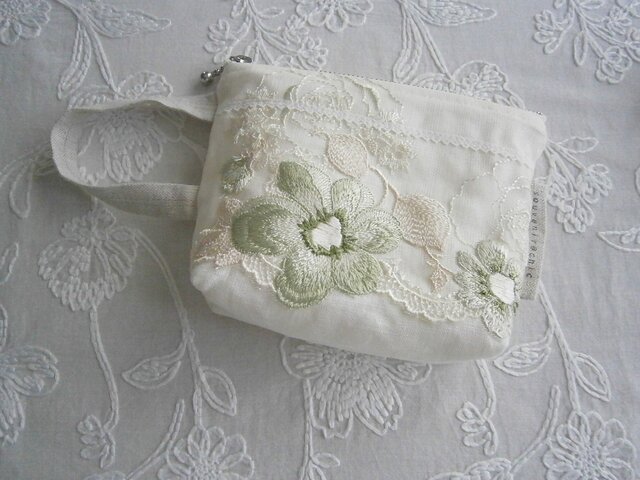 刺繍lace×linen 小さめtote＆pouch | iichi 日々の暮らしを心地よくするハンドメイドやアンティークのマーケットプレイス