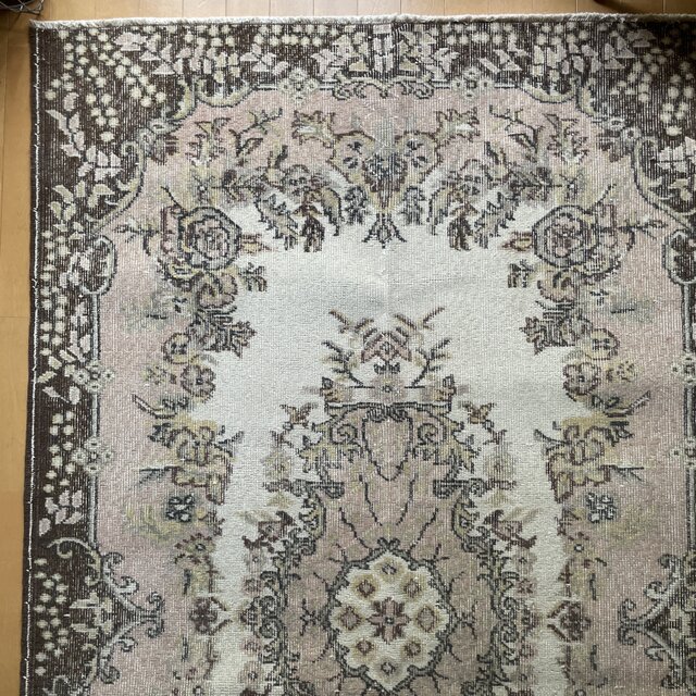 123×208 フローラルメダリオン 優しい桃色ブラウン トルコヴィンテージラグ | iichi 日々の暮らしを心地よくするハンドメイドやアンティークのマーケットプレイス